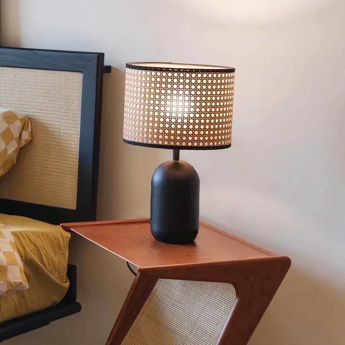 Lampe de chevet noire abat-jour en cannage • Ma Lampe de Chevet