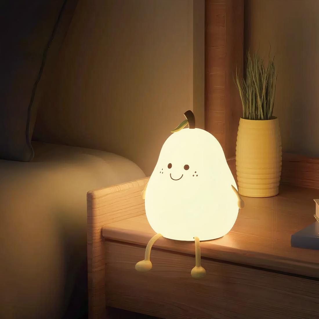 Lampe kawaii LED en forme de poire • Ma Lampe de Chevet